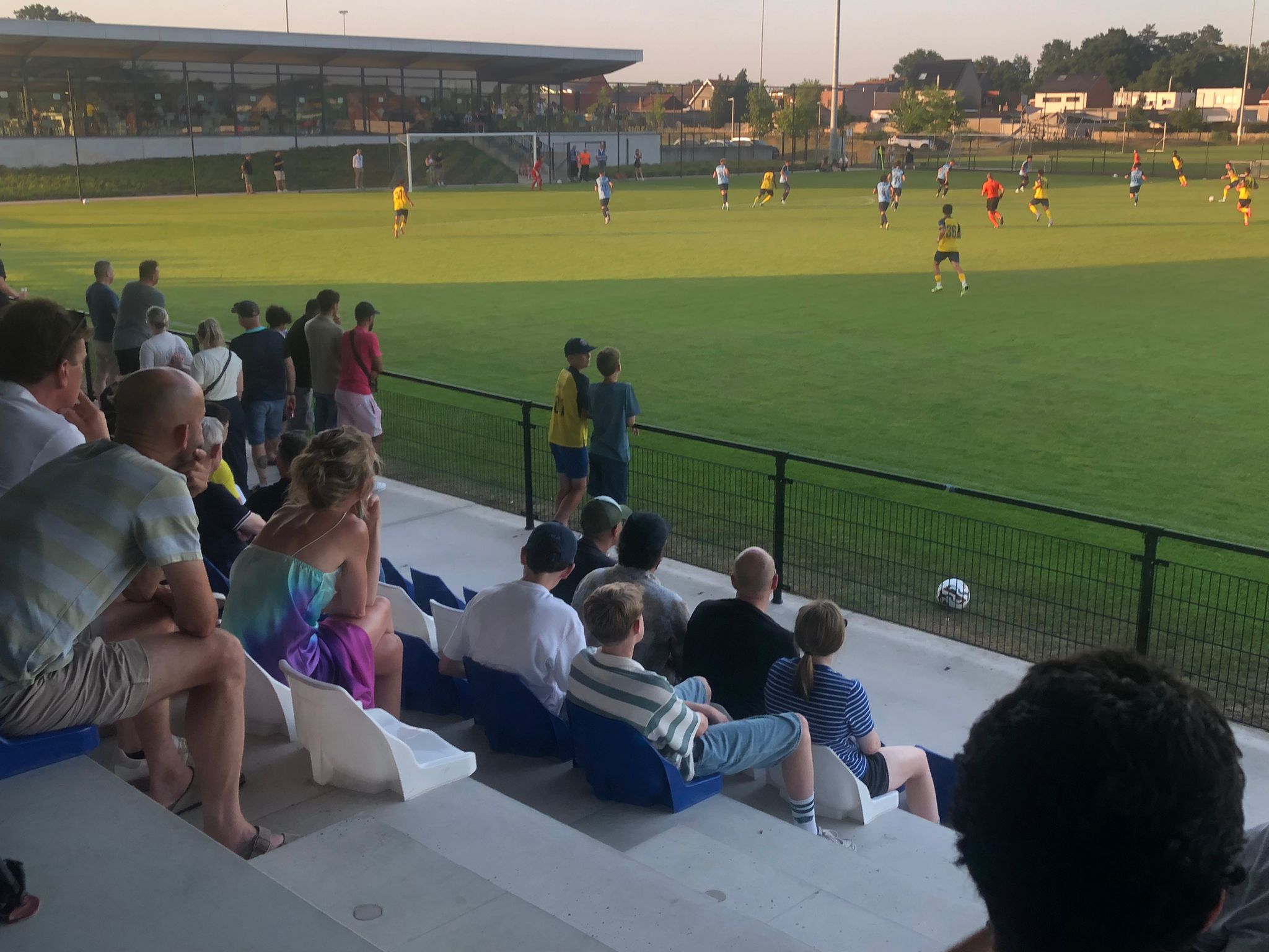 Landskampioen Union speelt eerste oefenwedstrijd op veld van KFC Nijlen | RTV